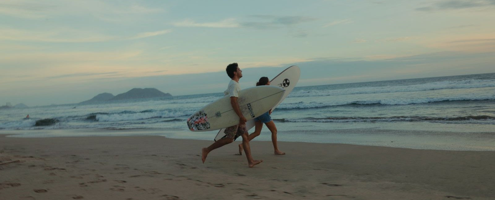 Guía Completa para Principiantes en el Surf: Todo lo que Necesitas Sab ...